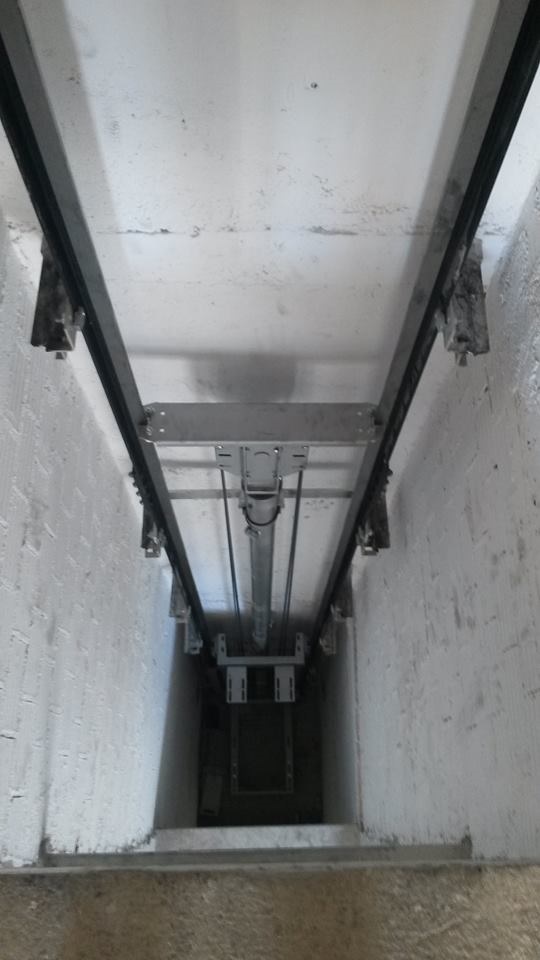 Τοποθέτηση οικιακού ανελκυστήρα τριών στάσεων σε μονοκατοικία ...